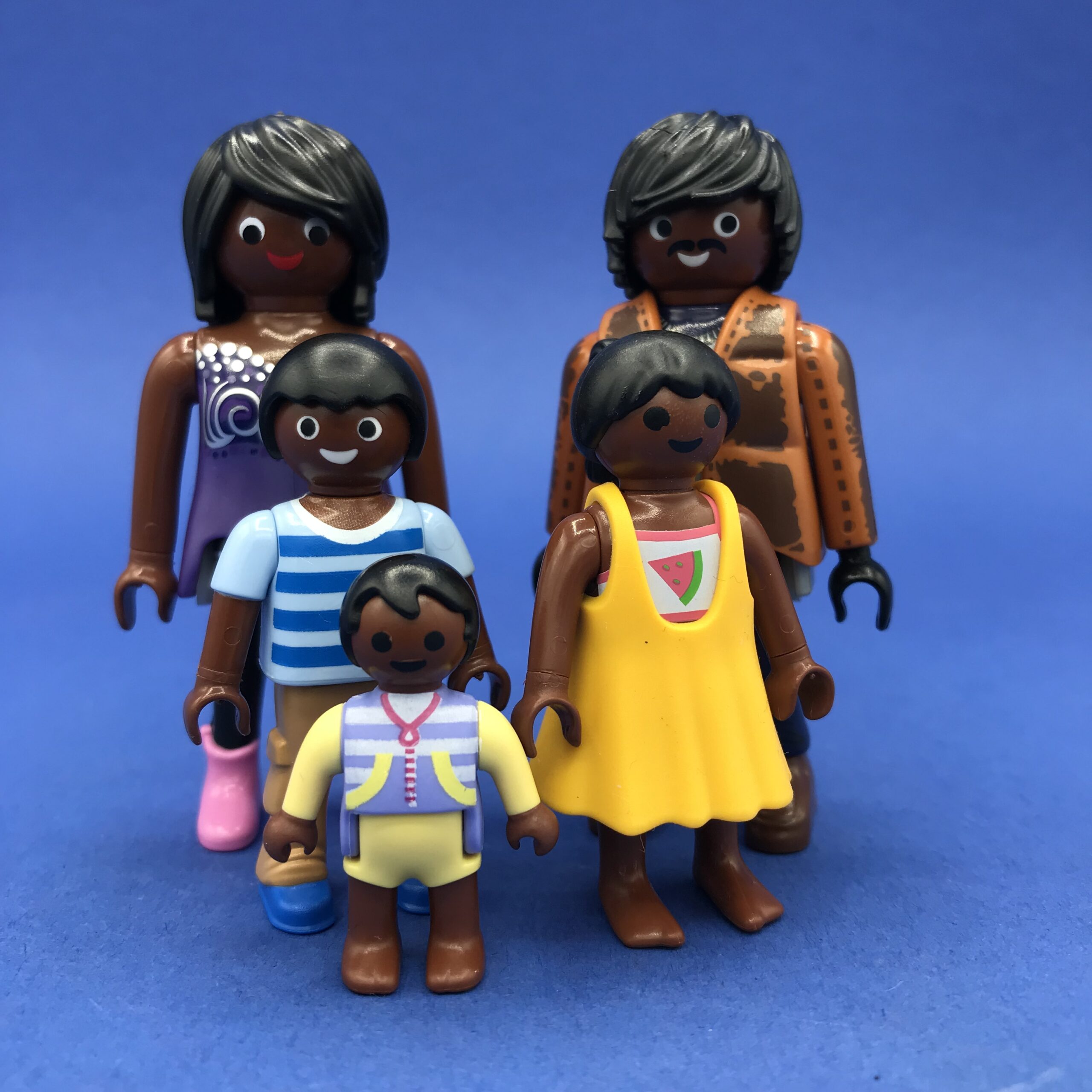 Playmobil gezin met 2 kinderen en baby, getinte huidskleur, set 1 ...